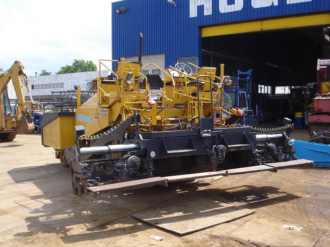 Demag DF 110 P Asphalt Paver | Hogeboom Machinery | Hogeboom Machinery