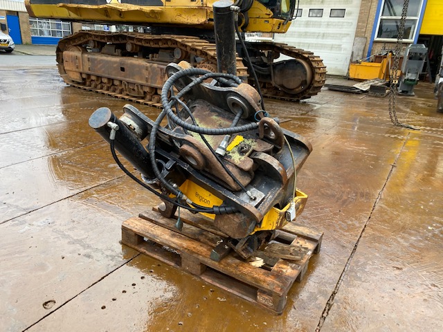 Engcon rototilt for 25 tons excavator | Hogeboom Machinery | Hogeboom ...