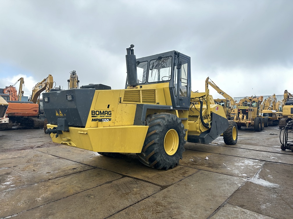Construction machines for sale: pavers, cranes, excavators, graders ...