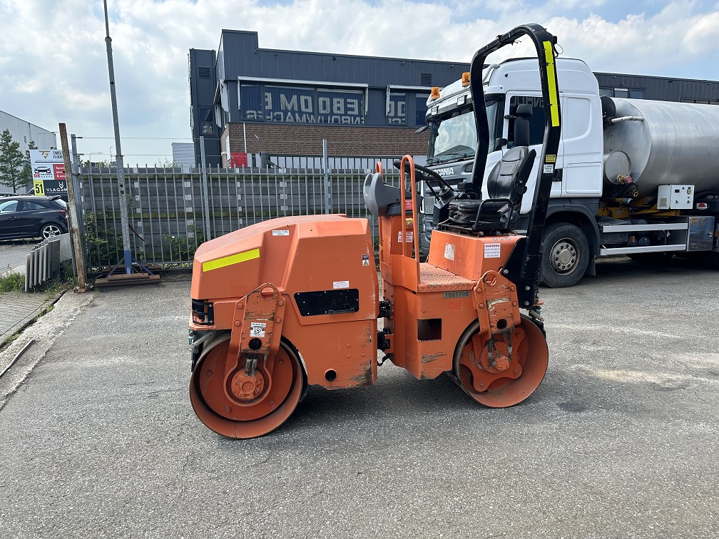 caterpillar cb22 | Hogeboom Machinery | Hogeboom Machinery