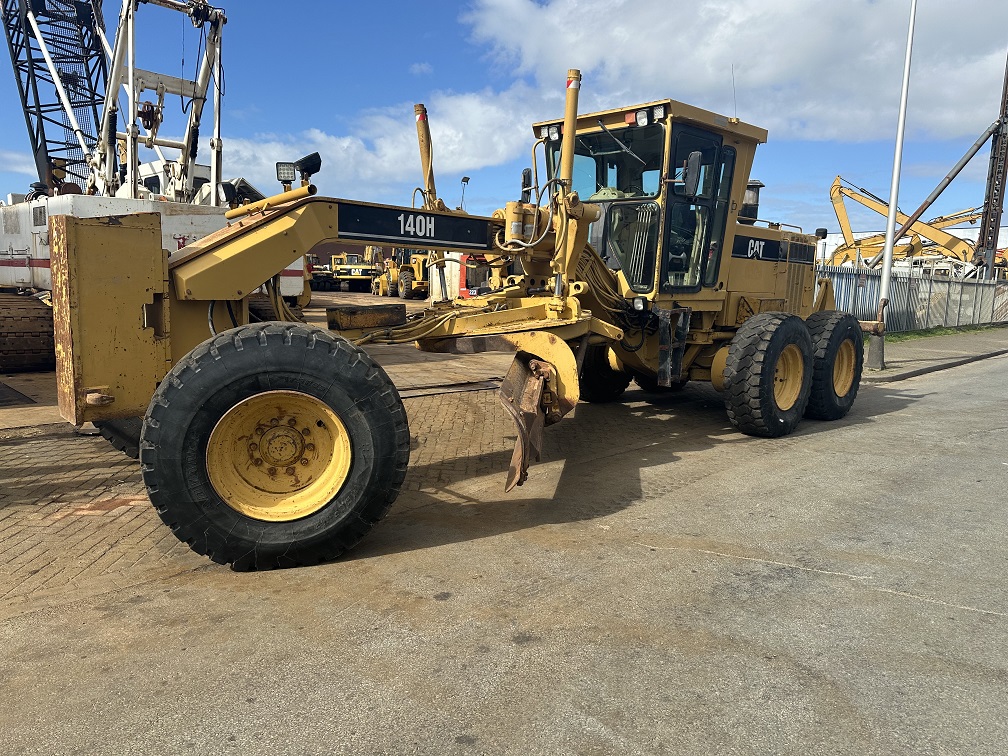 caterpillar 140h new tyres | Hogeboom Machinery | Hogeboom Machinery