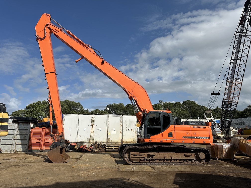 Construction machines for sale: pavers, cranes, excavators, graders ...