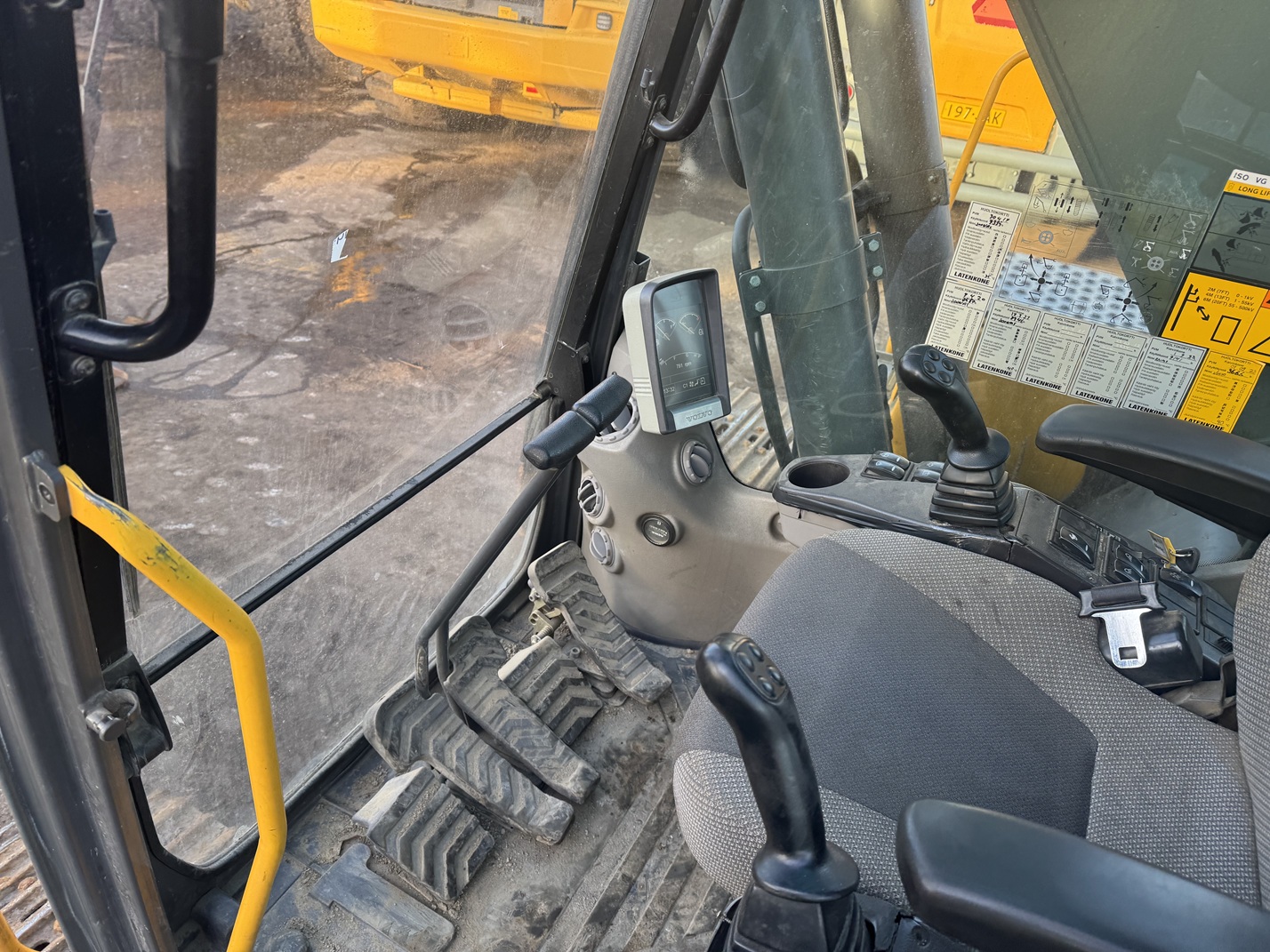 volvo ec210cl | Hogeboom Machinery | Hogeboom Machinery